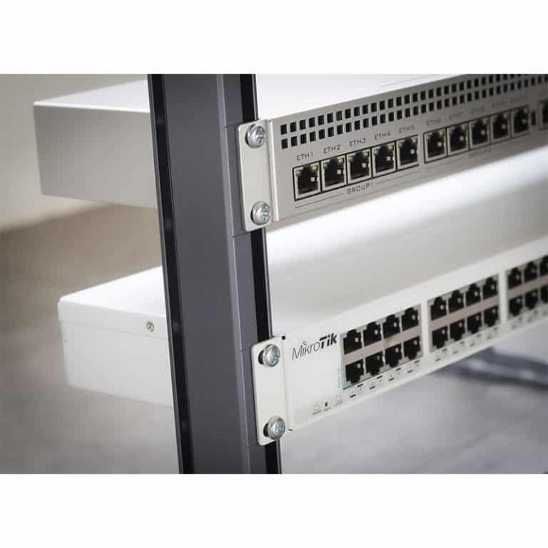 Rack-holder SR-10U เป็น Open Rack วัสดุดี และรับนำ้หนักได้เยอะ